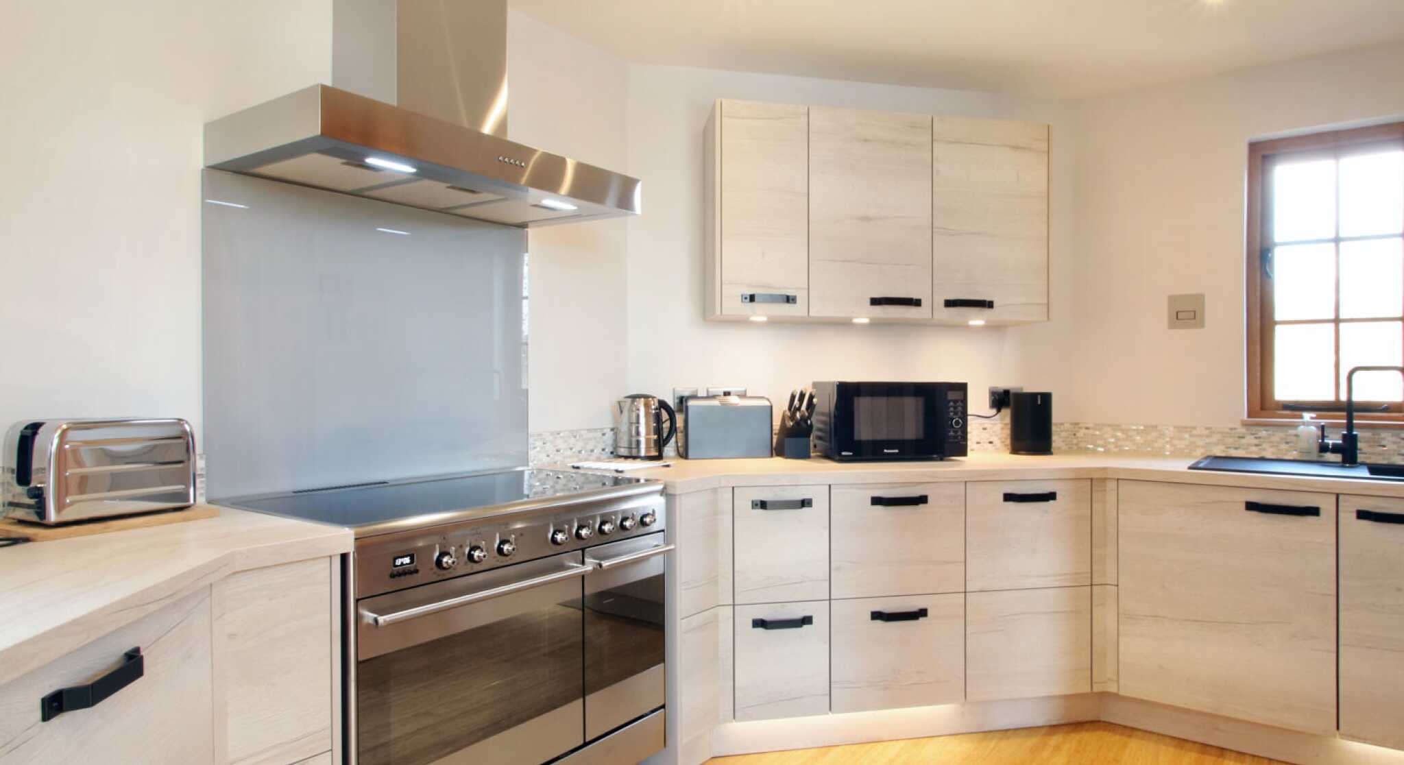 Silvertree Treehouse with Hot Tub in the New Forest