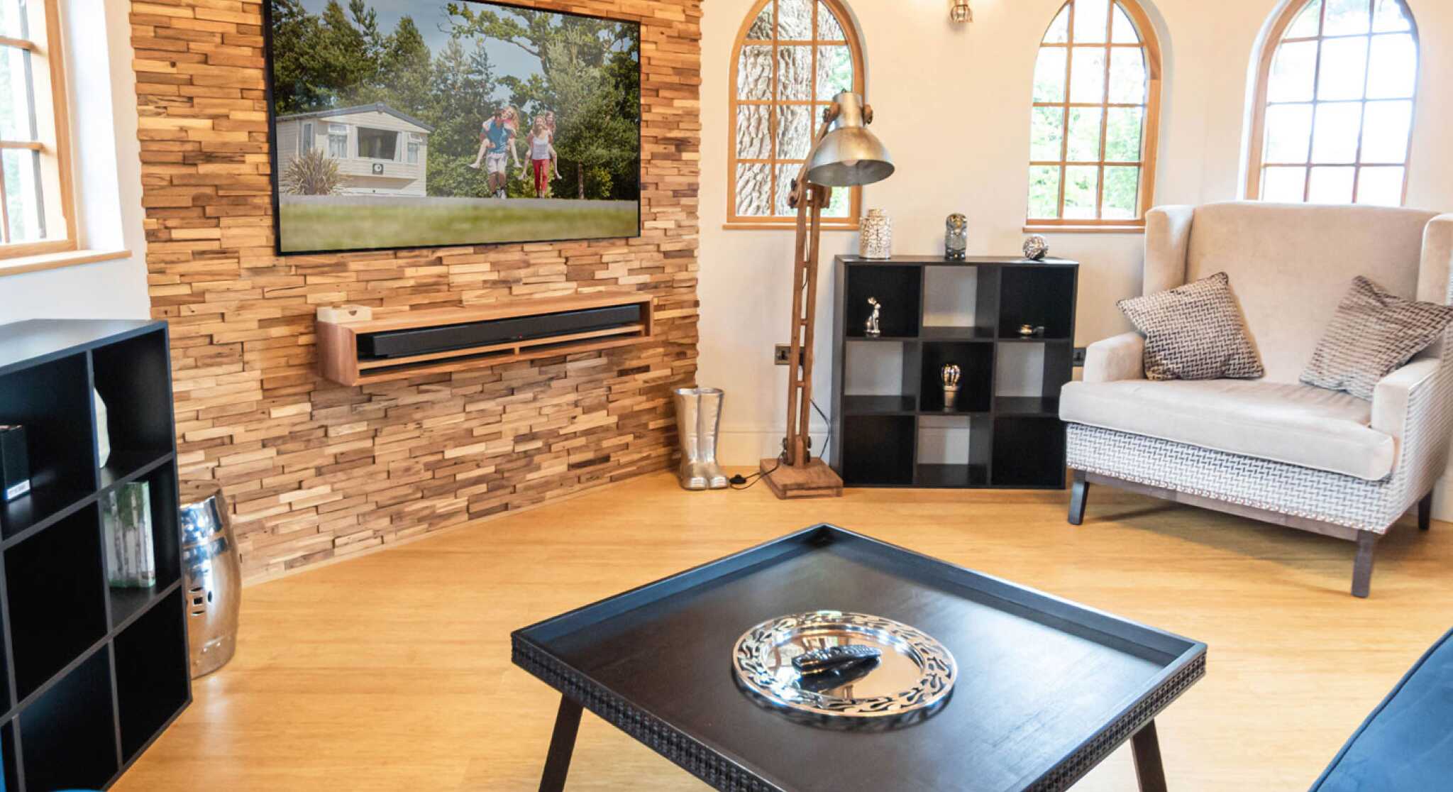 Silvertree Treehouse with Hot Tub in the New Forest